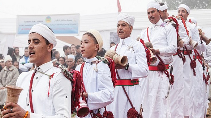 Le comique Momo sur la scène du Palais Badii – Aujourd'hui le Maroc