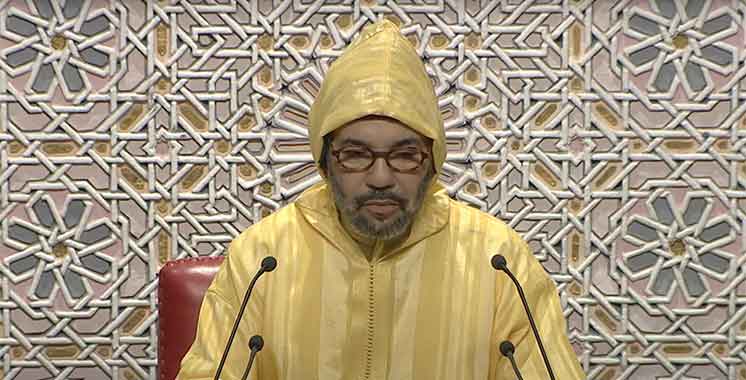 Sm Le Roi Prononce Un Discours Devant Les Membres Des Deux Chambres Du