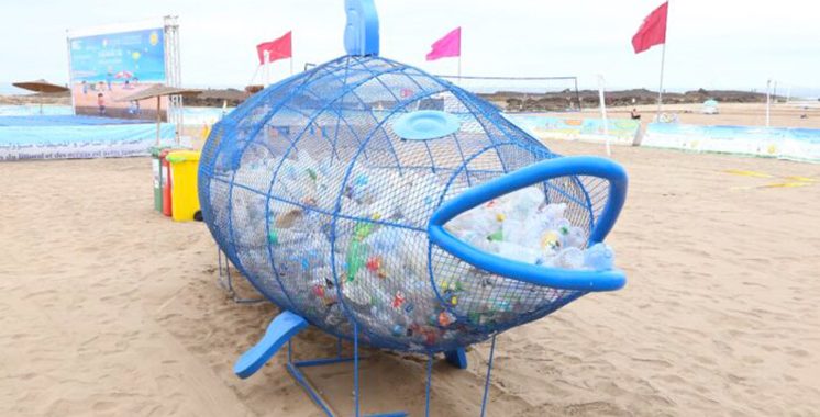 Plages propres 2025 : La plage de Bouznika hisse le Pavillon bleu ...